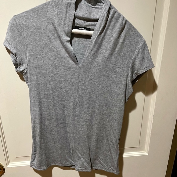 Premise | Tops | Nwt Premise Studio Vneck Ladies Top | Poshmark